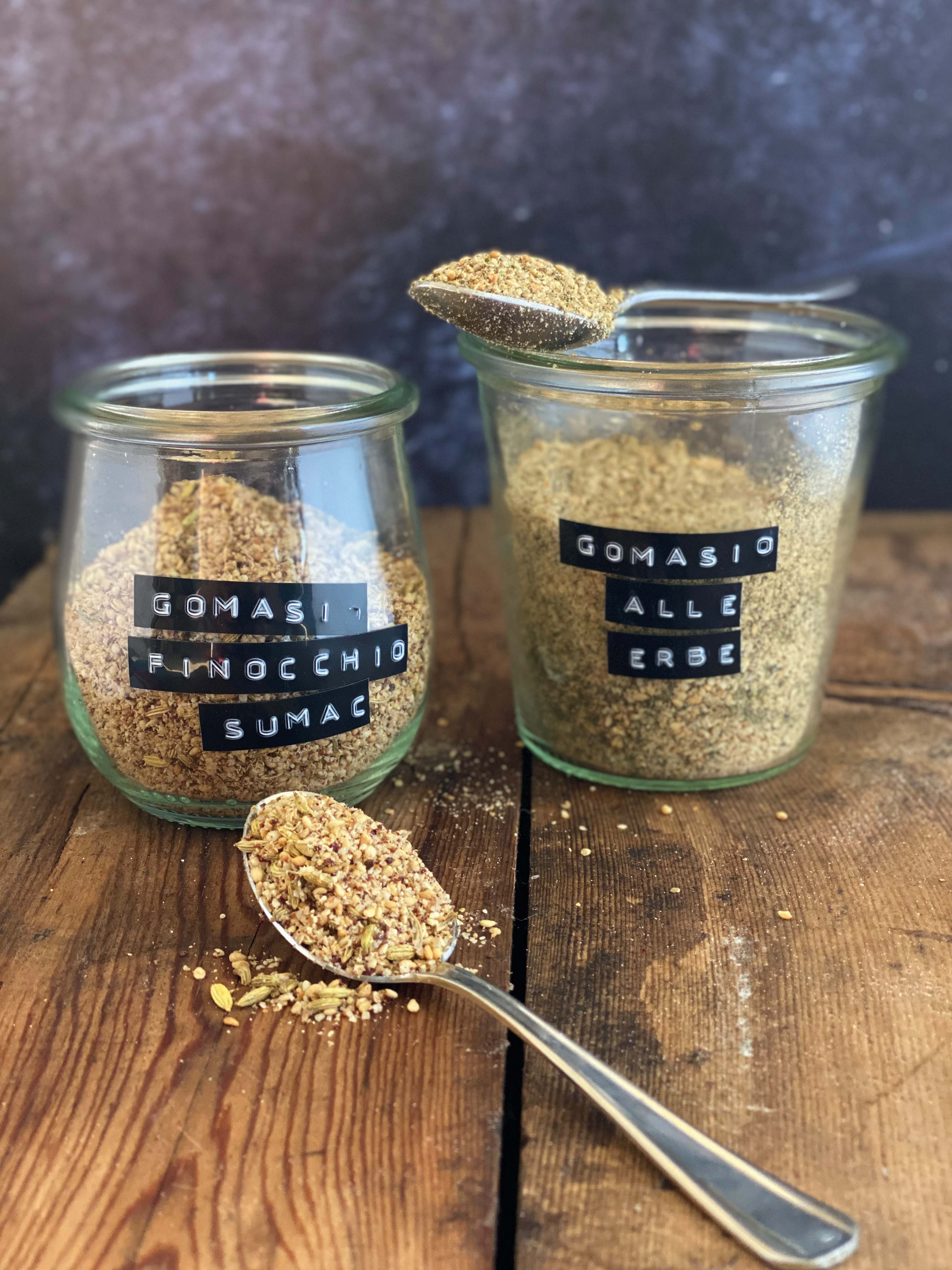 GOMASIO ALLE ERBE E AL FINOCCHIO E SUMAC - Serena Cucina